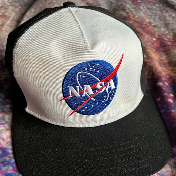 Accessories | Nasa Limited Edition Nyc Intrepid Space Shuttle Snapback ...